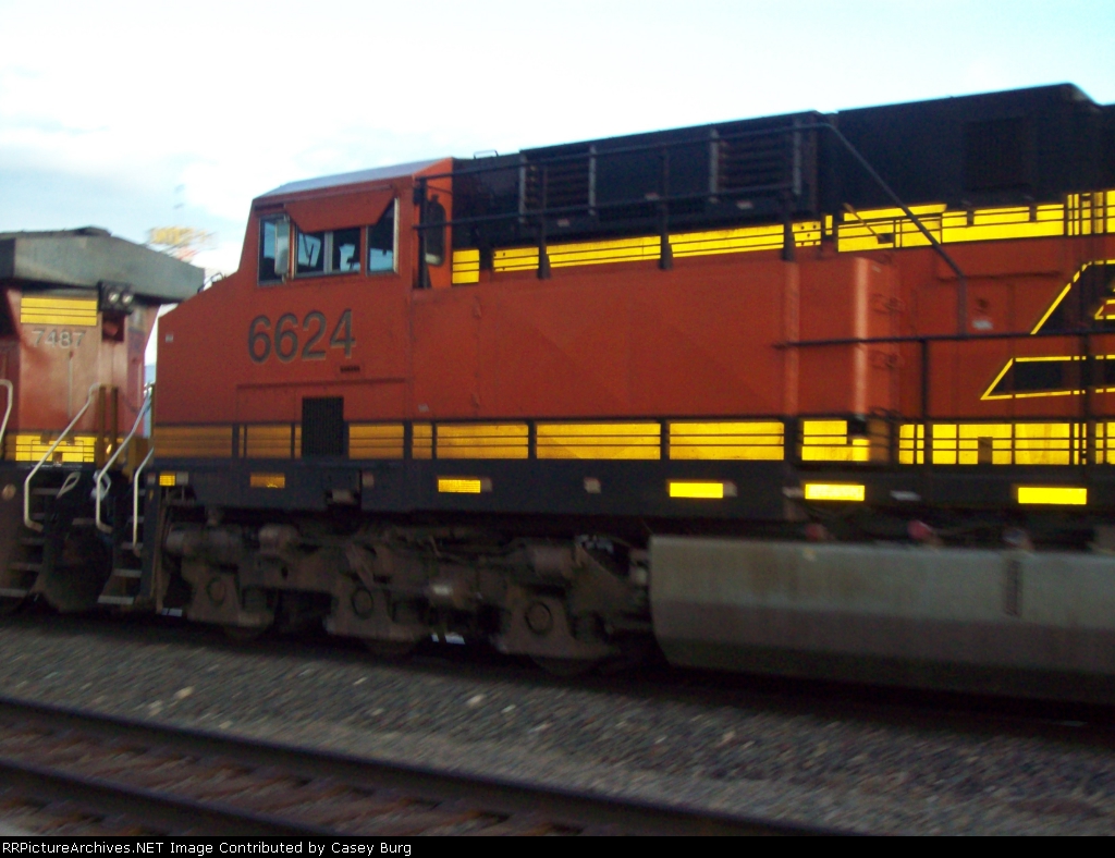 BNSF 6624